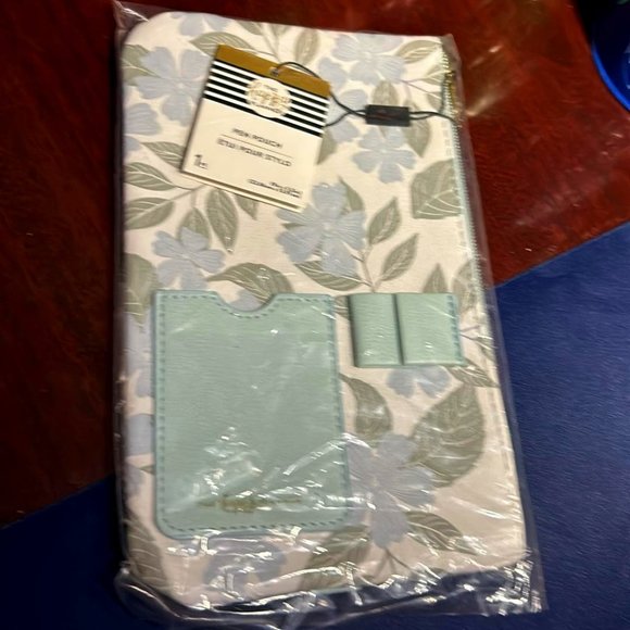 The Happy Planner | Office | Happy Planner Pen Case White Blue Flowers ...